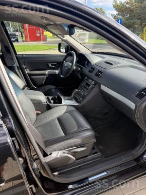 Melns Volvo XC90 2011 Rīga, ar dzinēja tilpumu 2.40 L un nobraukumu 290 tūkst. km par 9700 €, foto 9 vietnē AUTOMOTO.COM.LV