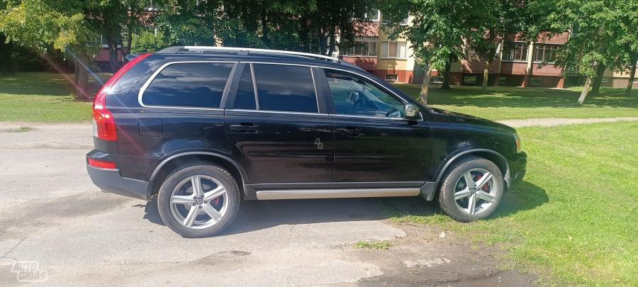 Melns Volvo XC90 2011 Panevēža, ar dzinēja tilpumu 2.40 L un nobraukumu 420 tūkst. km par 7200 €, foto 9 vietnē AUTOMOTO.COM.LV