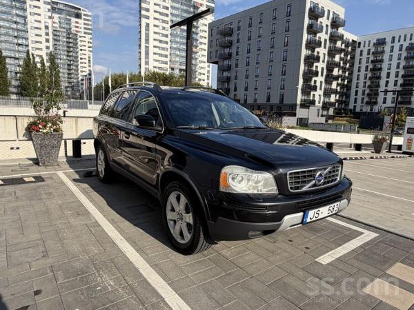 Melns Volvo XC90 2011 Rīga, ar dzinēja tilpumu 2.40 L un nobraukumu 420 tūkst. km par 8150 €, foto 1 vietnē AUTOMOTO.COM.LV