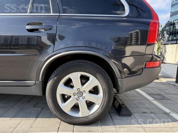 Melns Volvo XC90 2011 Rīga, ar dzinēja tilpumu 2.40 L un nobraukumu 420 tūkst. km par 8150 €, foto 11 vietnē AUTOMOTO.COM.LV