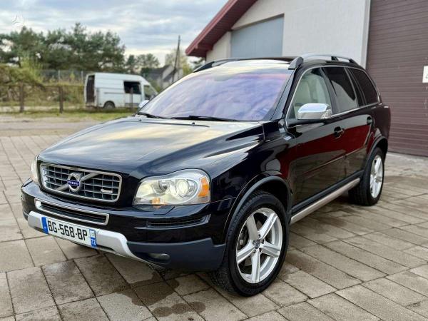 Black Volvo XC90 2011 in Raseiniai, with an engine capacity of 2.40 L and mileage of 296 thousand km for 8650 €, photo 4 on AUTOMOTO.COM.LV