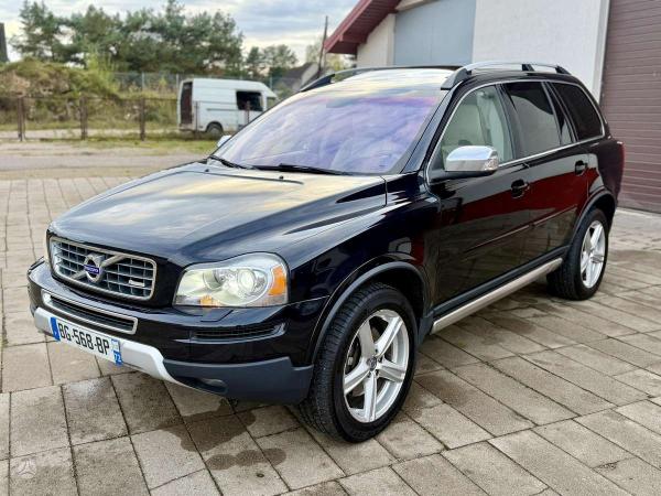 Black Volvo XC90 2011 in Raseiniai, with an engine capacity of 2.40 L and mileage of 296 thousand km for 8650 €, photo 7 on AUTOMOTO.COM.LV