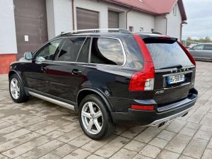 Black Volvo XC90 2011 in Raseiniai, with an engine capacity of 2.40 L and mileage of 296 thousand km for 8650 €, photo 8 on AUTOMOTO.COM.LV