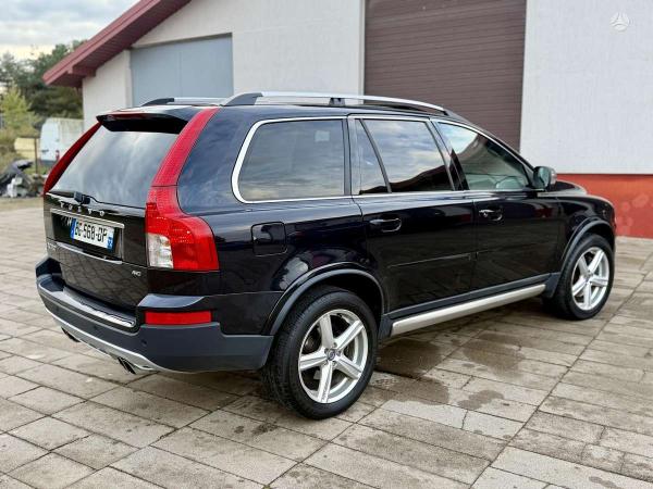 Black Volvo XC90 2011 in Raseiniai, with an engine capacity of 2.40 L and mileage of 296 thousand km for 8650 €, photo 11 on AUTOMOTO.COM.LV