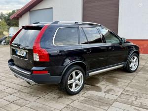 Black Volvo XC90 2011 in Raseiniai, with an engine capacity of 2.40 L and mileage of 296 thousand km for 8650 €, photo 11 on AUTOMOTO.COM.LV