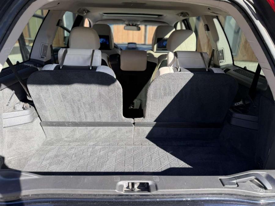 Black Volvo XC90 2011 in Raseiniai, with an engine capacity of 2.40 L and mileage of 296 thousand km for 8650 €, photo 21 on AUTOMOTO.COM.LV