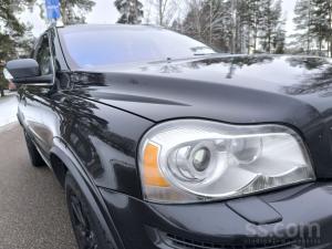 Black Volvo XC90 2012 in Valka, with an engine capacity of 2.40 L and mileage of 439 thousand km for 5999 €, photo 4 on AUTOMOTO.COM.LV