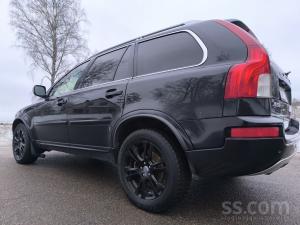 Black Volvo XC90 2012 in Valka, with an engine capacity of 2.40 L and mileage of 439 thousand km for 5999 €, photo 6 on AUTOMOTO.COM.LV