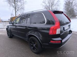 Black Volvo XC90 2012 in Valka, with an engine capacity of 2.40 L and mileage of 439 thousand km for 5999 €, photo 7 on AUTOMOTO.COM.LV