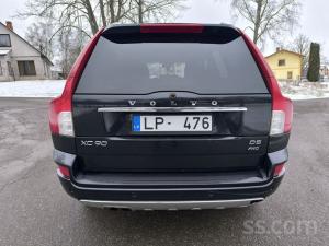Black Volvo XC90 2012 in Valka, with an engine capacity of 2.40 L and mileage of 439 thousand km for 5999 €, photo 8 on AUTOMOTO.COM.LV