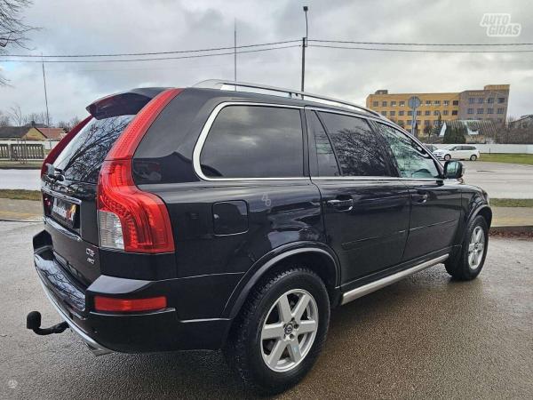 Black Volvo XC90 2012 in Siauliai, with an engine capacity of 2.40 L and mileage of 289 thousand km for 12450 €, photo 9 on AUTOMOTO.COM.LV