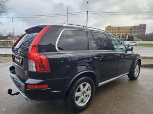 Black Volvo XC90 2012 in Siauliai, with an engine capacity of 2.40 L and mileage of 289 thousand km for 12450 €, photo 9 on AUTOMOTO.COM.LV