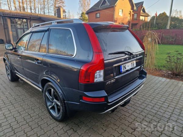 Black Volvo XC90 2012 in Tukums, with an engine capacity of 2.40 L and mileage of 456 thousand km for 12900 €, photo 4 on AUTOMOTO.COM.LV