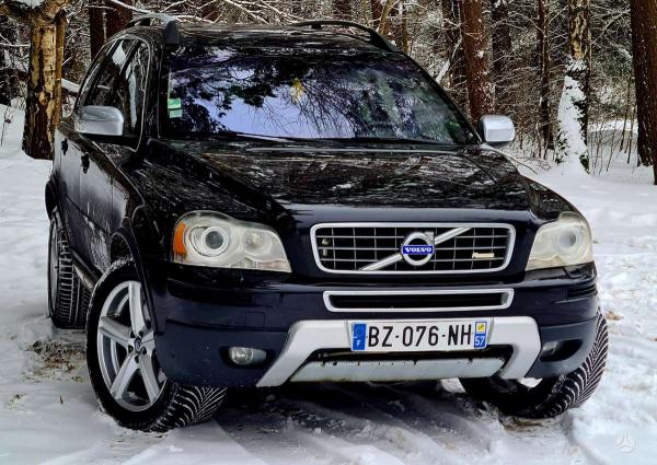 Melns Volvo XC90 2012 Viļņa, ar dzinēja tilpumu 2.40 L un nobraukumu 272 tūkst. km par 10850 €, foto 3 vietnē AUTOMOTO.COM.LV