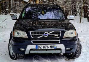 Black Volvo XC90 2012 in Vilnius, with an engine capacity of 2.40 L and mileage of 272 thousand km for 10850 €, photo 4 on AUTOMOTO.COM.LV