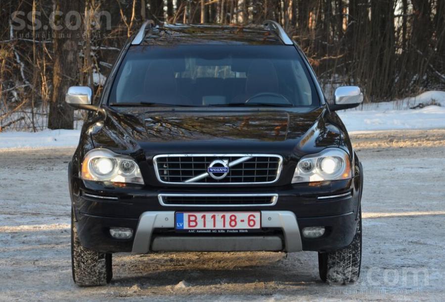 Black Volvo XC90 2012 in Riga, with an engine capacity of 2.40 L and mileage of 268 thousand km for 11990 €, photo 5 on AUTOMOTO.COM.LV