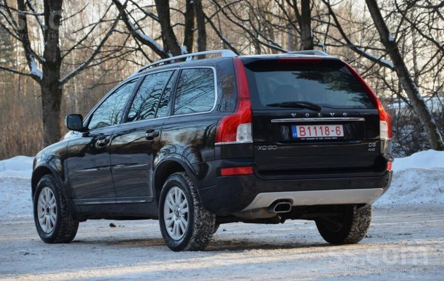 Black Volvo XC90 2012 in Riga, with an engine capacity of 2.40 L and mileage of 268 thousand km for 11990 €, photo 8 on AUTOMOTO.COM.LV