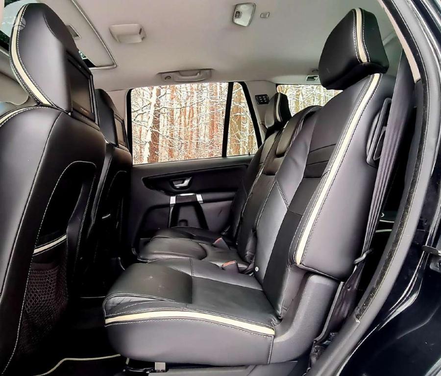 Melns Volvo XC90 2012 Viļņa, ar dzinēja tilpumu 2.40 L un nobraukumu 272 tūkst. km par 10750 €, foto 25 vietnē AUTOMOTO.COM.LV