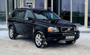 Black Volvo XC90 2012 in Vilnius, with an engine capacity of 2.40 L and mileage of 236 thousand km for 10850 €, photo 14 on AUTOMOTO.COM.LV