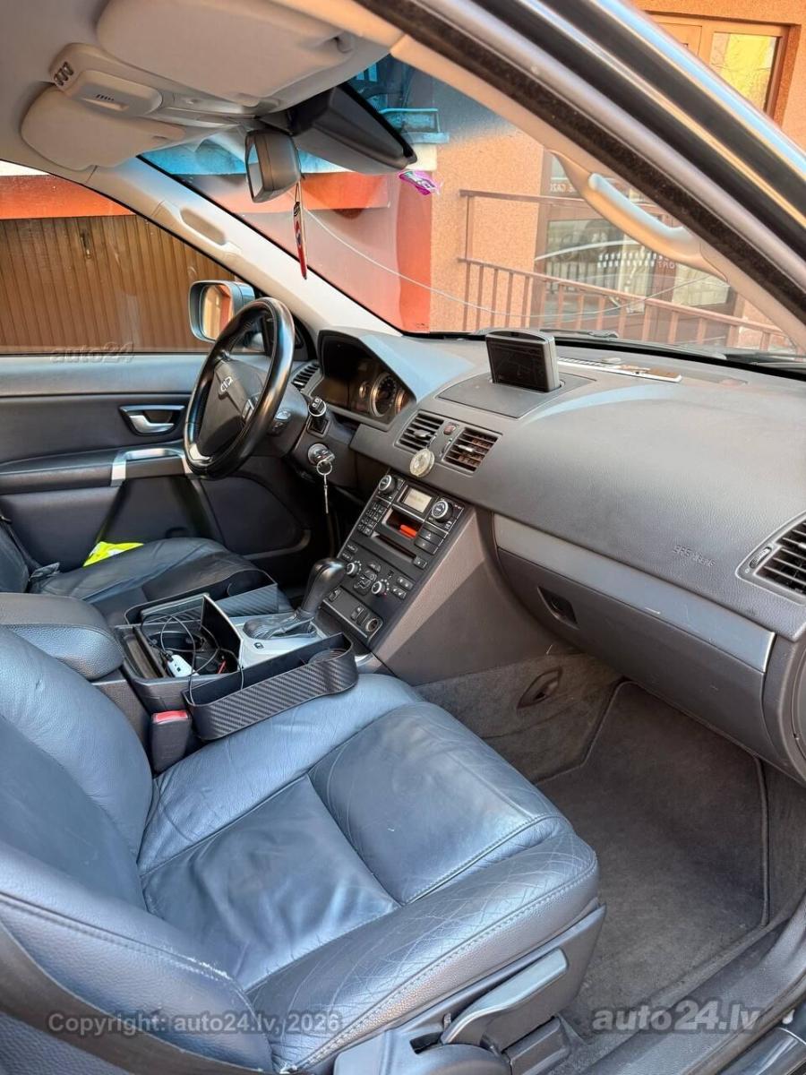 Melns Volvo XC90 2012 Rīga, ar dzinēja tilpumu 0.00 L un nobraukumu 0 tūkst. km par 9990 €, foto 9 vietnē AUTOMOTO.COM.LV