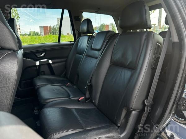 Black Volvo XC90 2012 in Jelgava, with an engine capacity of 2.40 L and mileage of 0 thousand km for 9790 €, photo 10 on AUTOMOTO.COM.LV