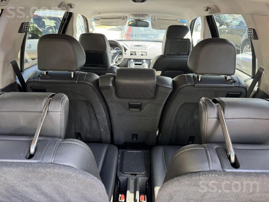 Black Volvo XC90 2012 in Riga, with an engine capacity of 2.40 L and mileage of 210 thousand km for 11900 €, photo 7 on AUTOMOTO.COM.LV