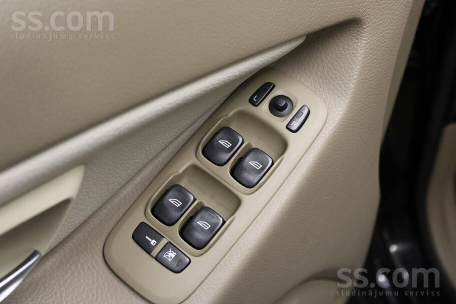 Melns Volvo XC90 2012 Rīga, ar dzinēja tilpumu 2.40 L un nobraukumu 336 tūkst. km par 10990 €, foto 14 vietnē AUTOMOTO.COM.LV