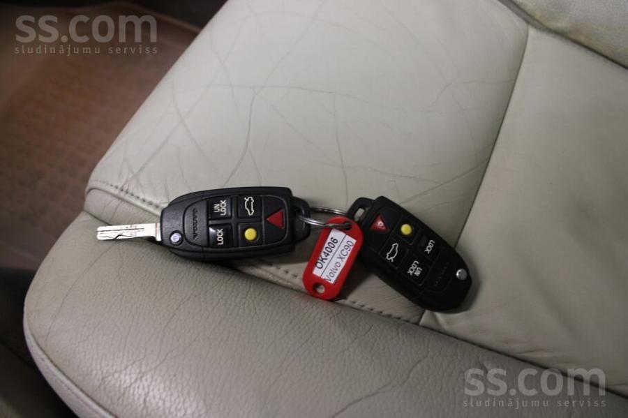 Melns Volvo XC90 2012 Rīga, ar dzinēja tilpumu 2.40 L un nobraukumu 336 tūkst. km par 10990 €, foto 20 vietnē AUTOMOTO.COM.LV