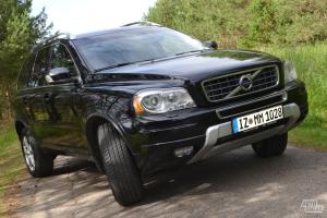 Black Volvo XC90 2012 in Vilnius, with an engine capacity of 2.40 L and mileage of 299 thousand km for 11200 €, photo 3 on AUTOMOTO.COM.LV