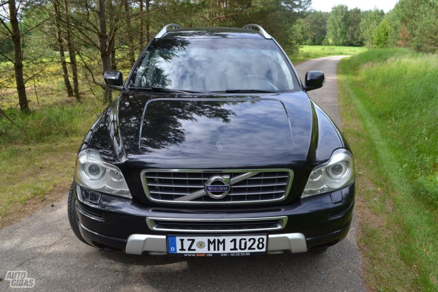 Black Volvo XC90 2012 in Vilnius, with an engine capacity of 2.40 L and mileage of 299 thousand km for 11200 €, photo 5 on AUTOMOTO.COM.LV