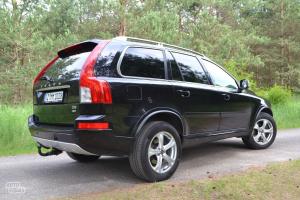 Black Volvo XC90 2012 in Vilnius, with an engine capacity of 2.40 L and mileage of 299 thousand km for 11200 €, photo 7 on AUTOMOTO.COM.LV
