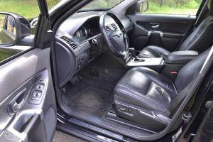 Black Volvo XC90 2012 in Vilnius, with an engine capacity of 2.40 L and mileage of 299 thousand km for 11200 €, photo 12 on AUTOMOTO.COM.LV