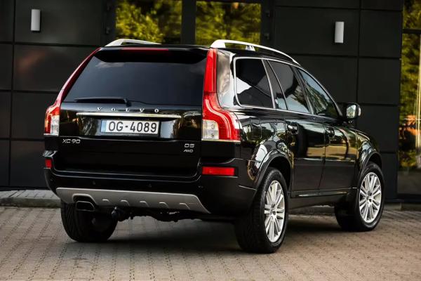 Melns Volvo XC90 2012 Jelgava, ar dzinēja tilpumu 2.40 L un nobraukumu 278 tūkst. km par 12999 €, foto 6 vietnē AUTOMOTO.COM.LV