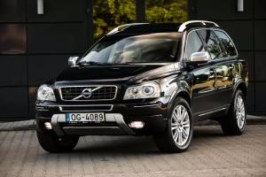 Black Volvo XC90 2012 in Jelgava, with an engine capacity of 2.40 L and mileage of 278 thousand km for 12999 €, photo 15 on AUTOMOTO.COM.LV