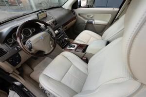 Black Volvo XC90 2012 in Jelgava, with an engine capacity of 2.40 L and mileage of 278 thousand km for 12999 €, photo 22 on AUTOMOTO.COM.LV
