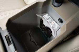 Black Volvo XC90 2012 in Jelgava, with an engine capacity of 2.40 L and mileage of 278 thousand km for 12999 €, photo 35 on AUTOMOTO.COM.LV