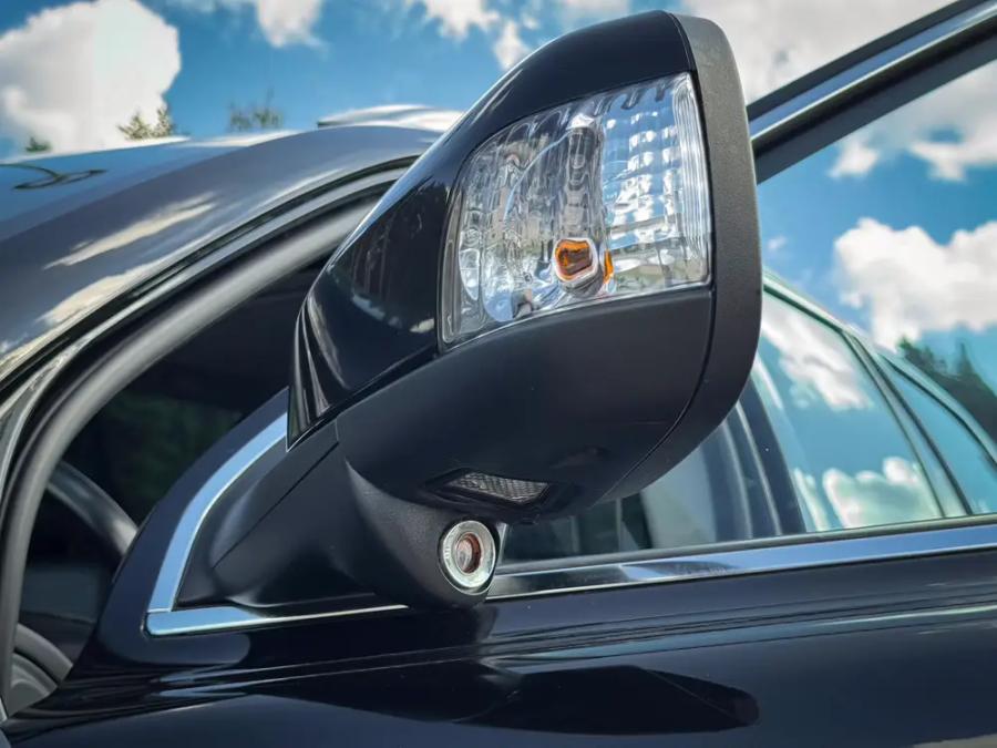 Black Volvo XC90 2012 in Riga, with an engine capacity of 2.40 L and mileage of 258 thousand km for 7800 €, photo 11 on AUTOMOTO.COM.LV
