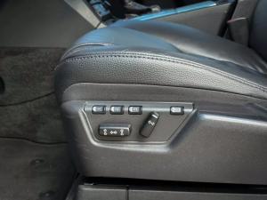 Black Volvo XC90 2012 in Riga, with an engine capacity of 2.40 L and mileage of 258 thousand km for 7800 €, photo 13 on AUTOMOTO.COM.LV