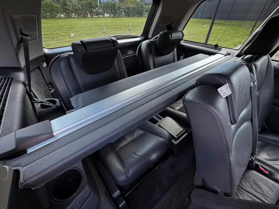 Black Volvo XC90 2012 in Riga, with an engine capacity of 2.40 L and mileage of 258 thousand km for 7800 €, photo 14 on AUTOMOTO.COM.LV