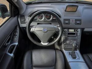 Black Volvo XC90 2012 in Riga, with an engine capacity of 2.40 L and mileage of 258 thousand km for 7800 €, photo 15 on AUTOMOTO.COM.LV
