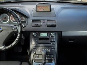 Black Volvo XC90 2012 in Riga, with an engine capacity of 2.40 L and mileage of 258 thousand km for 7800 €, photo 21 on AUTOMOTO.COM.LV