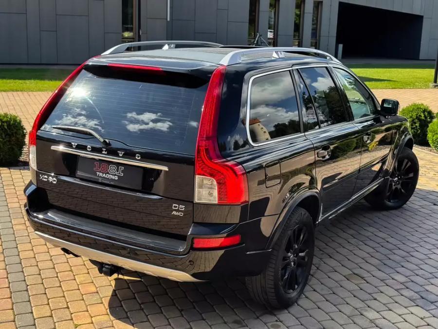 Black Volvo XC90 2012 in Riga, with an engine capacity of 2.40 L and mileage of 258 thousand km for 7800 €, photo 23 on AUTOMOTO.COM.LV