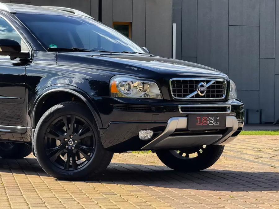 Black Volvo XC90 2012 in Riga, with an engine capacity of 2.40 L and mileage of 258 thousand km for 7800 €, photo 28 on AUTOMOTO.COM.LV