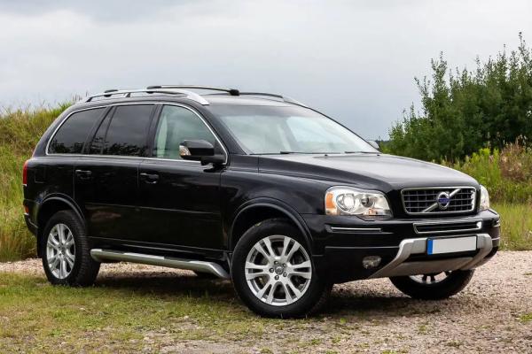 Melns Volvo XC90 2012 Rīga, ar dzinēja tilpumu 2.40 L un nobraukumu 190 tūkst. km par 12995 €, foto 1 vietnē AUTOMOTO.COM.LV