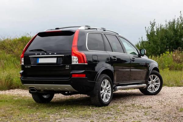 Melns Volvo XC90 2012 Rīga, ar dzinēja tilpumu 2.40 L un nobraukumu 190 tūkst. km par 12995 €, foto 4 vietnē AUTOMOTO.COM.LV