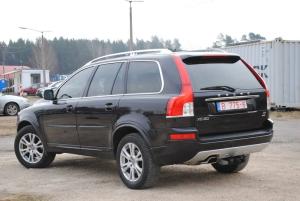 Black Volvo XC90 2012 in Riga, with an engine capacity of 2.40 L and mileage of 199 thousand km for 11990 €, photo 4 on AUTOMOTO.COM.LV
