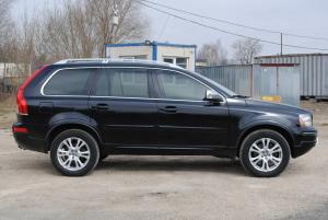 Black Volvo XC90 2012 in Riga, with an engine capacity of 2.40 L and mileage of 199 thousand km for 11990 €, photo 7 on AUTOMOTO.COM.LV