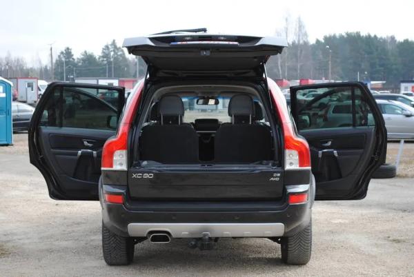 Melns Volvo XC90 2012 Rīga, ar dzinēja tilpumu 2.40 L un nobraukumu 199 tūkst. km par 11990 €, foto 8 vietnē AUTOMOTO.COM.LV