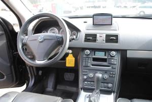 Black Volvo XC90 2012 in Riga, with an engine capacity of 2.40 L and mileage of 199 thousand km for 11990 €, photo 16 on AUTOMOTO.COM.LV