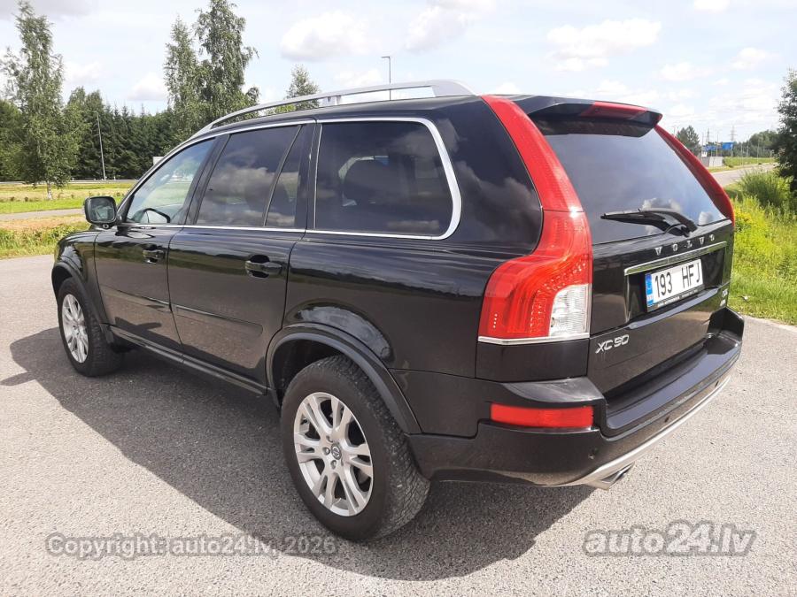 Melns Volvo XC90 2012 Tartu, ar dzinēja tilpumu 2.40 L un nobraukumu 199 tūkst. km par 12790 €, foto 4 vietnē AUTOMOTO.COM.LV
